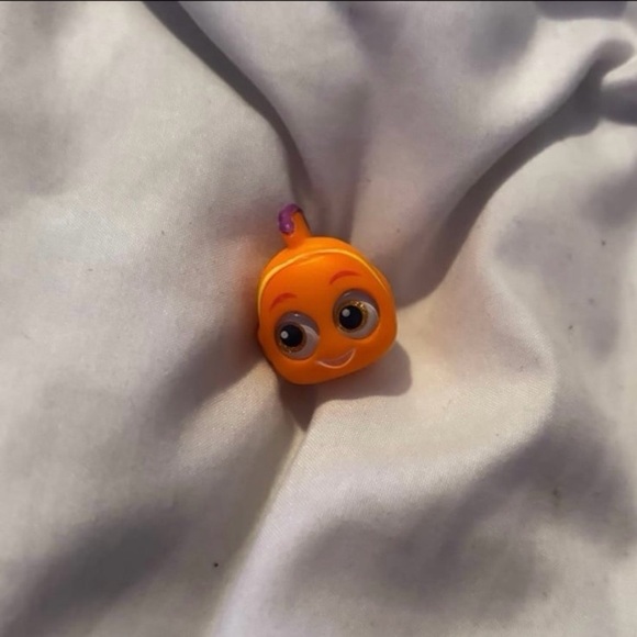 Disney | Toys | Disney Doorables Neon Glow Nemo Finding Nemo Common ...